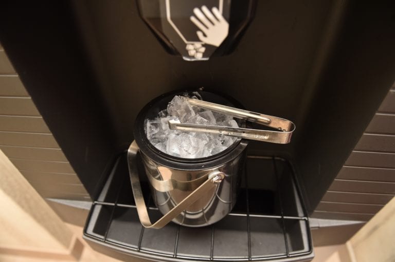 Hotel Ice Machines - Buyers Guide & Cost Calculator